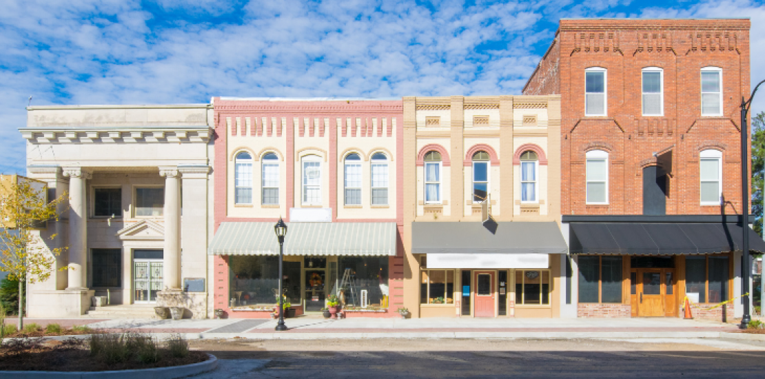 8 Tips for Moving to a Small Town or Smaller City | Make Space Storage